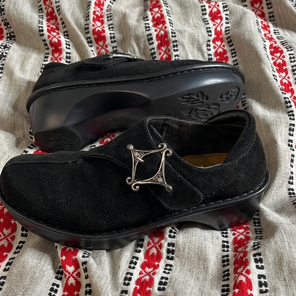 Naot | Shoes | Naot Clog Shoe Black Suede Leather With Silver Crystal ...